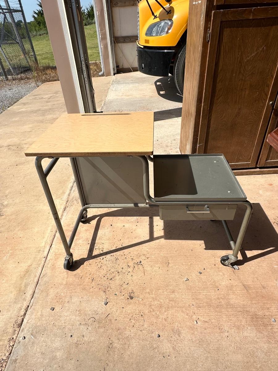 Desk Cart | EstateSales.org