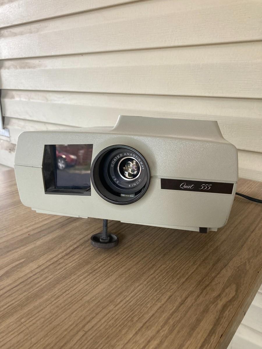 Vintage projector | EstateSales.org