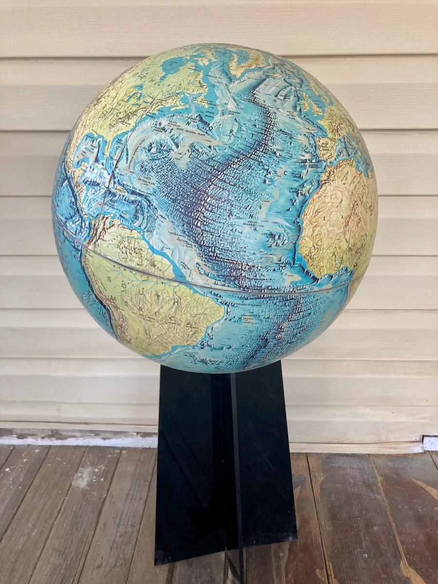 Globe | EstateSales.org