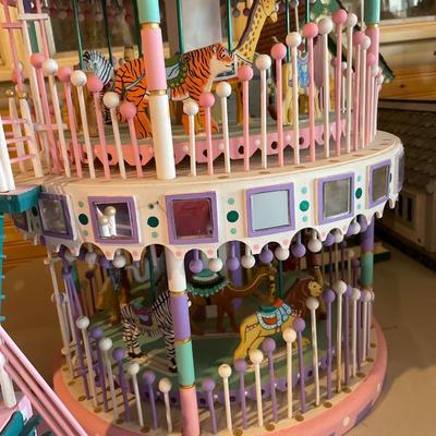 Multi level carousel | EstateSales.org