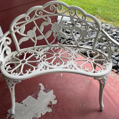 3 matching white wrought iron bench | EstateSales.org
