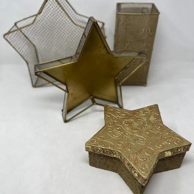 Lot of Star Themed Home Accents | EstateSales.org