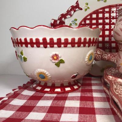 LOT 38M: Temptations Presentable Ovenware - Gingham Garden, Floral Lace ...