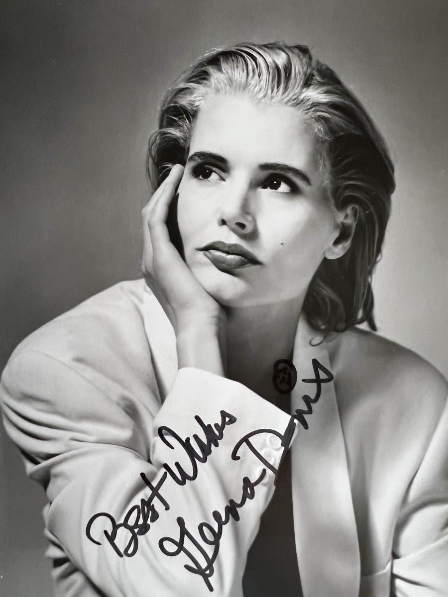 Geena Davis signed photo. GFA authenticated | EstateSales.org