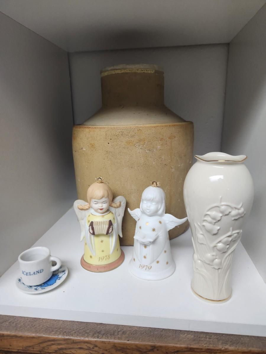 Angels, antique clay pot, Iceland | EstateSales.org