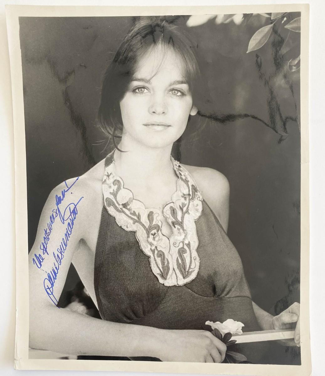 Pamela Sue Martin signed photo | EstateSales.org