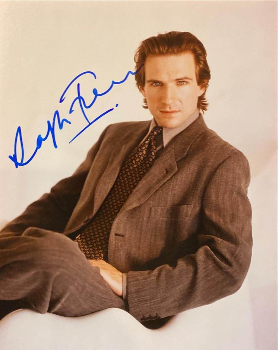 Ralph Fiennes Signed Photo | EstateSales.org
