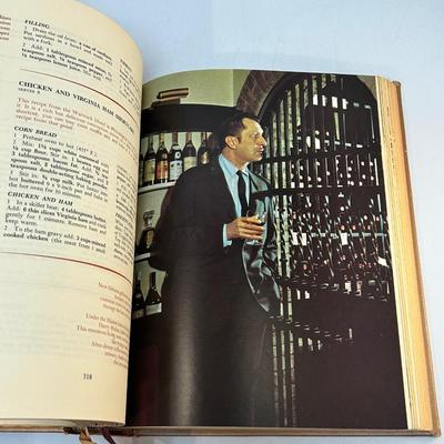 A Treasury of Great Recipes by Mary & Vincent Price Cookbook 1965 First ...