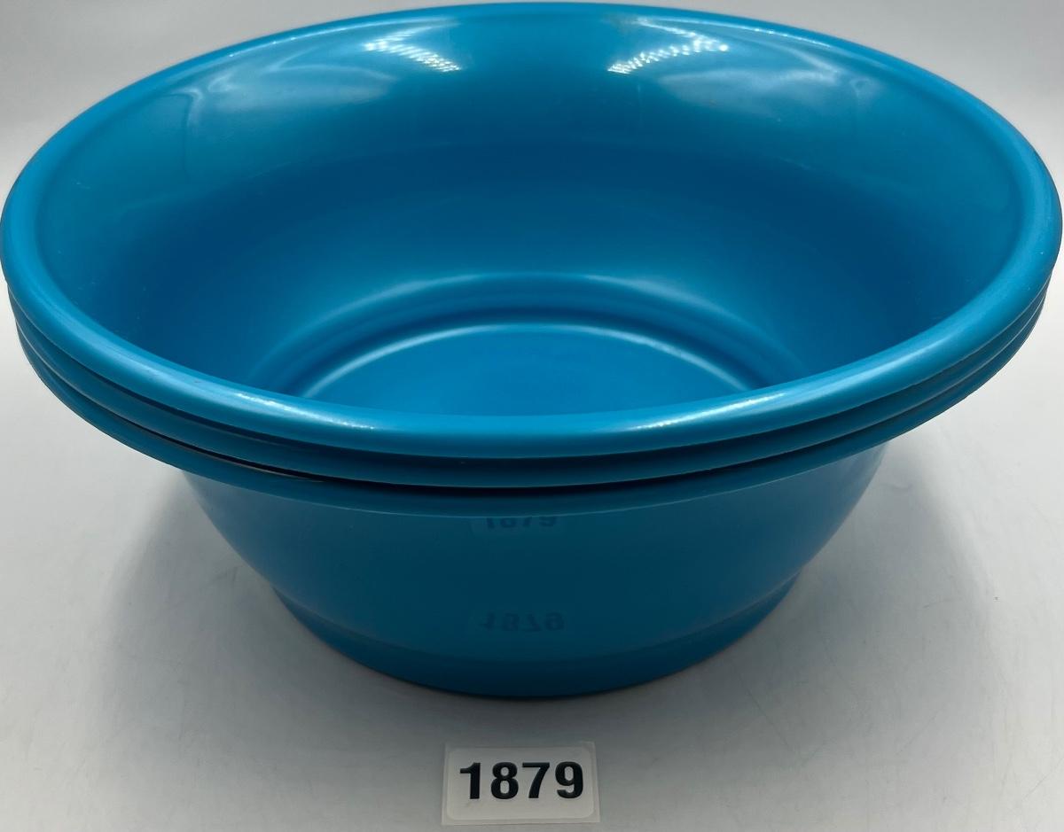 Plastic bowls | EstateSales.org