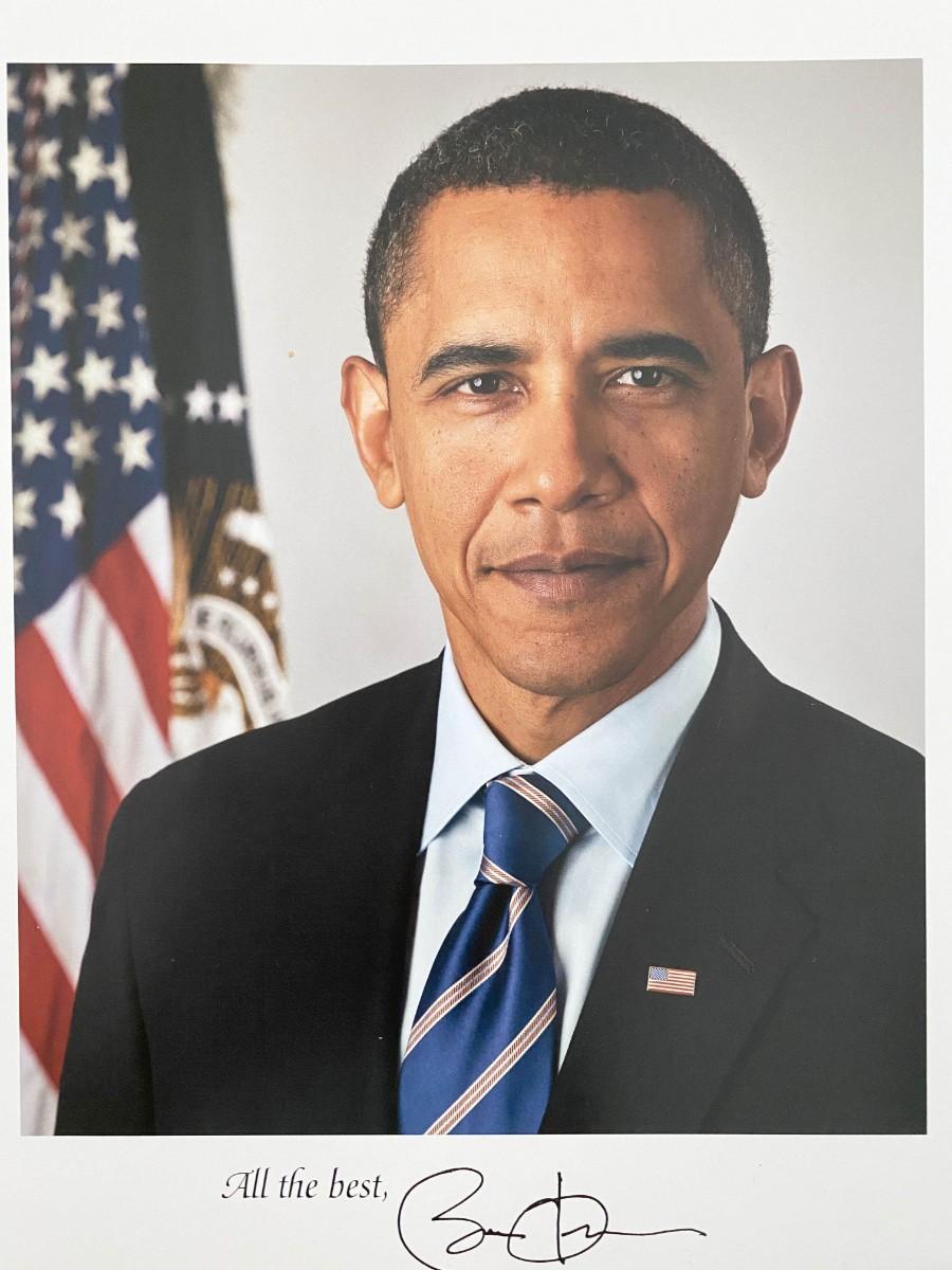 Barack Obama facsimile signed photo | EstateSales.org