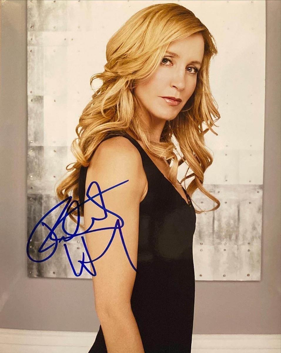 Felicity Huffman Signed Photo | EstateSales.org