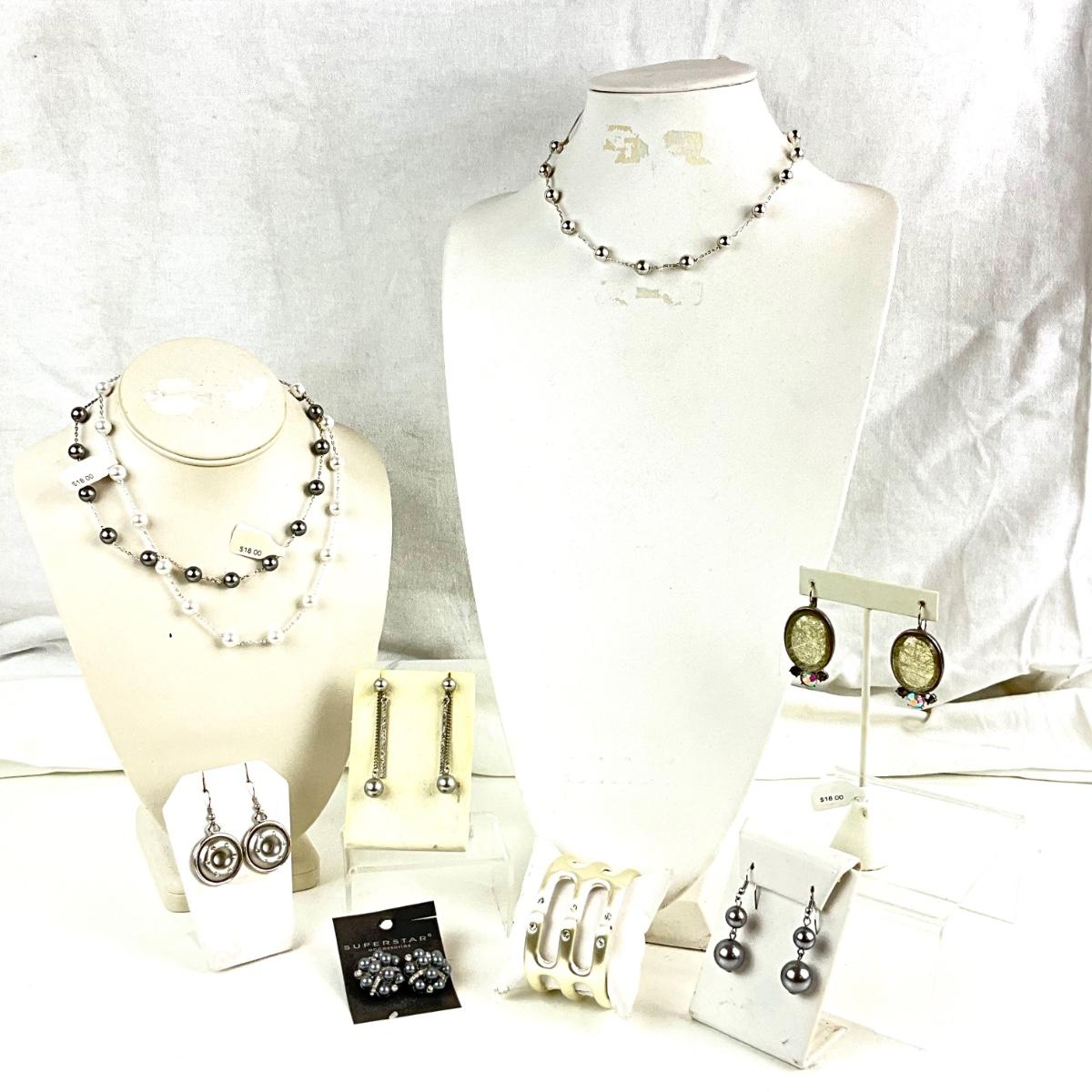 439 Silver tone & Pearls Link Necklace and Earrings | EstateSales.org