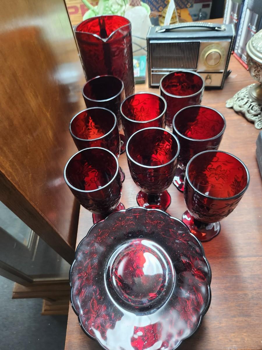 Red glassware | EstateSales.org