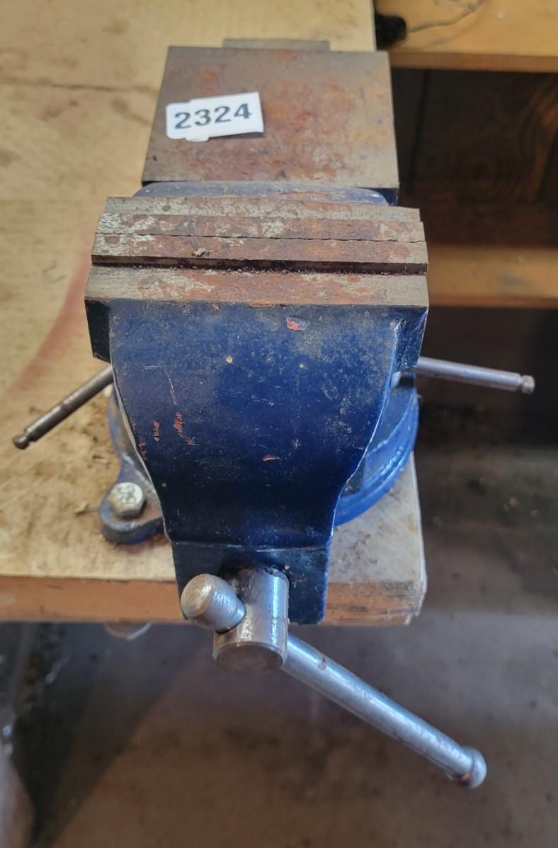 4" Bench Vice | EstateSales.org