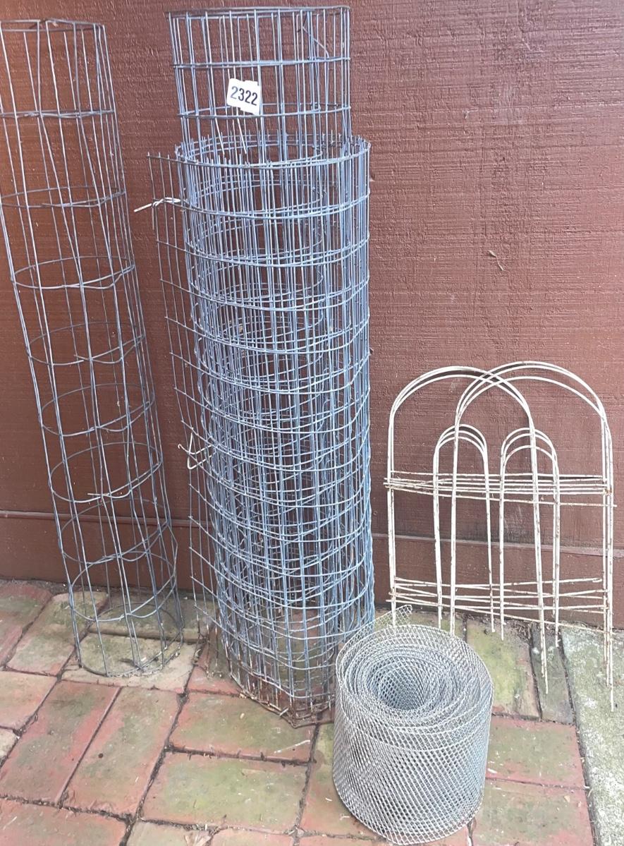 Wire Fencing Bundle | EstateSales.org