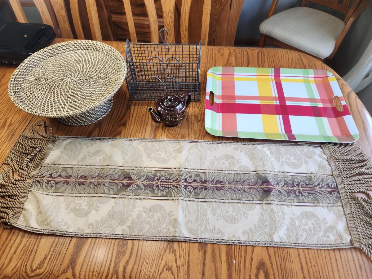 Table items | EstateSales.org