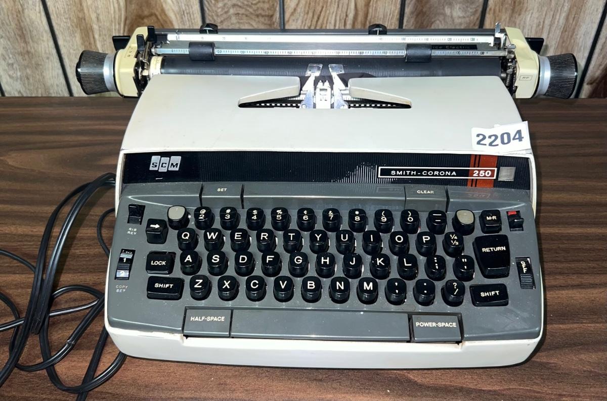 Smith-corona typewriter | EstateSales.org