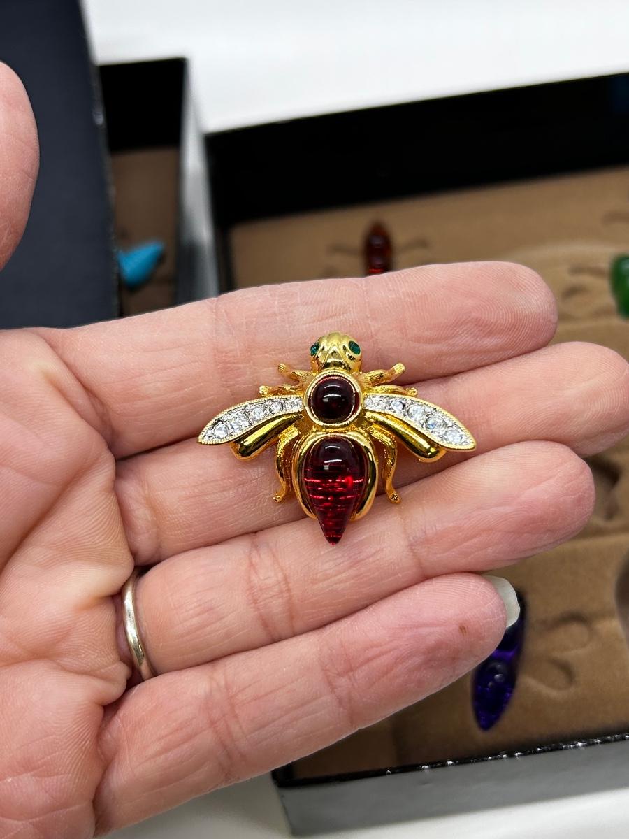 Joan rivers bumble bee pin store