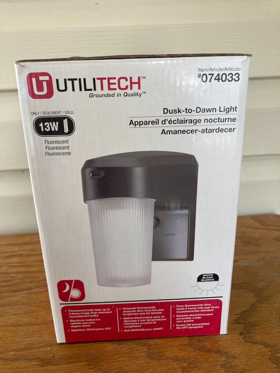 Utilitech light new | EstateSales.org