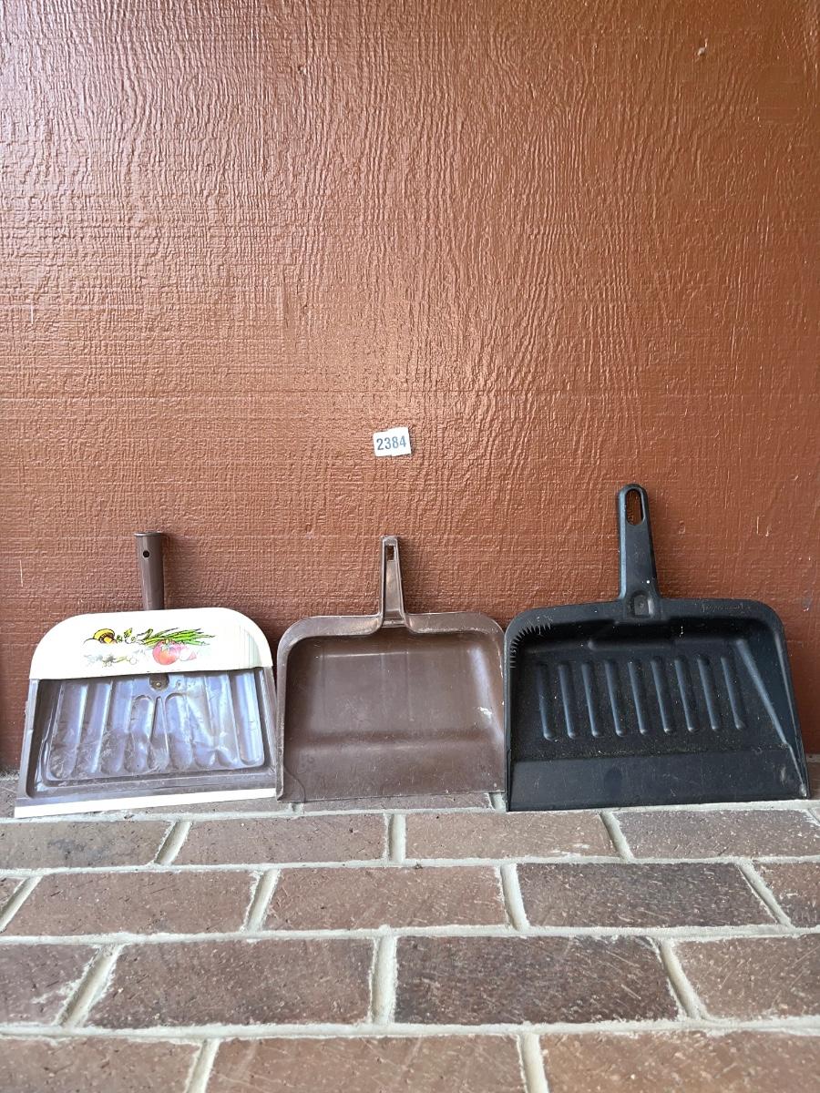Dust Pans | EstateSales.org