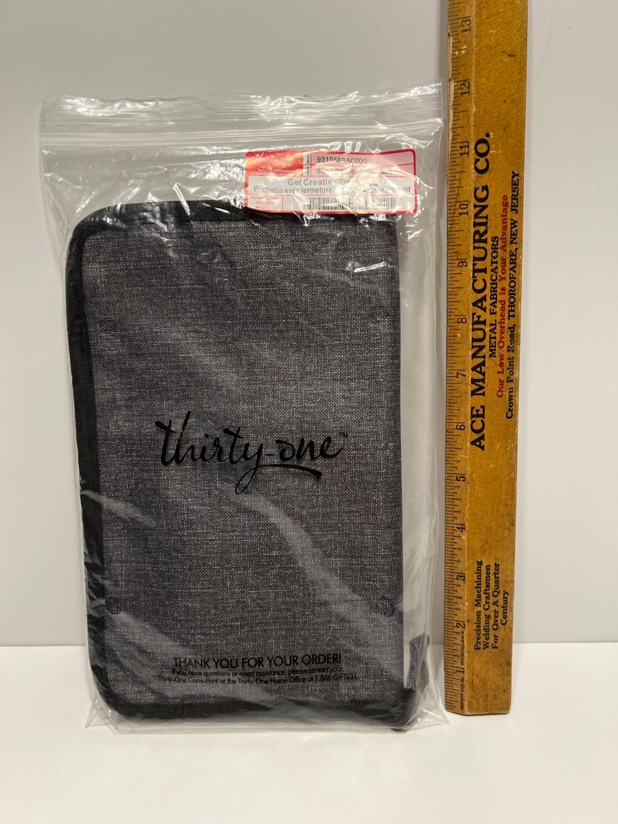 LOT 65: Thirty-One Collection: Zip Top Utility Tote, Zipper Pouch, Get ...