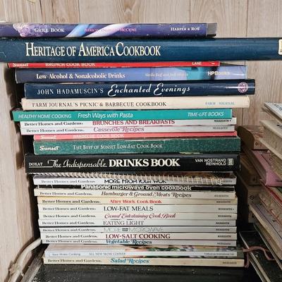 LOT 29K: Large Cookbook Lot & Extras #1 | EstateSales.org