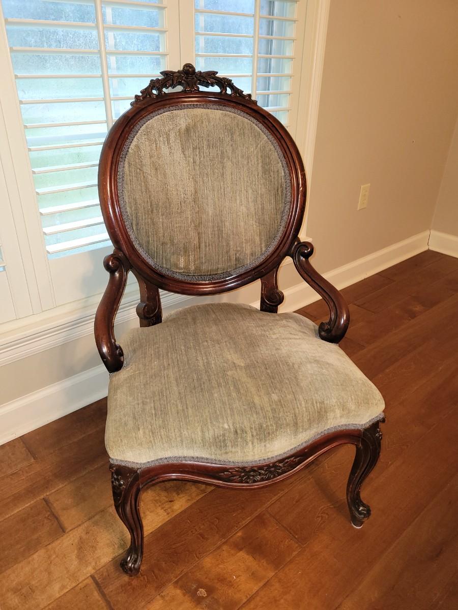 Victorian Parlor Chair | EstateSales.org