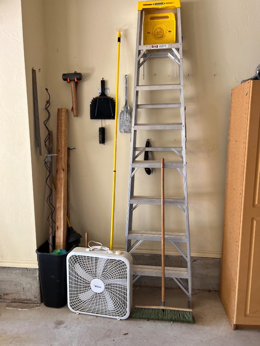 Garage #9 - Ladder & Fan Lot | EstateSales.org