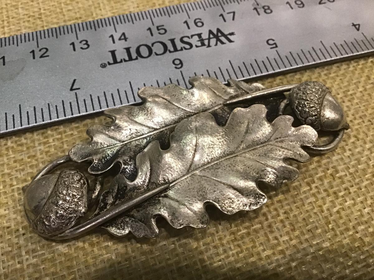 Vintage Oak Leaf & Acorn Brooch Pin | EstateSales.org