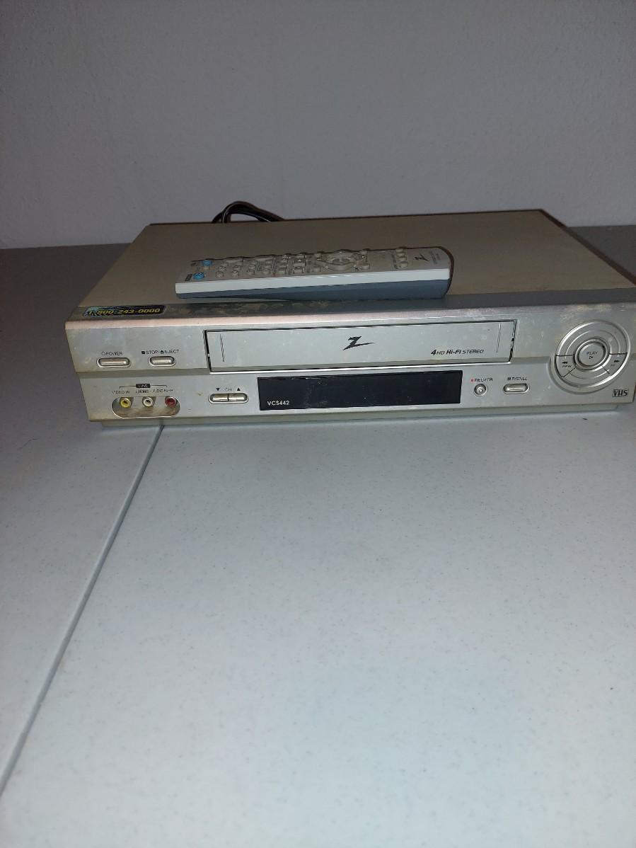 Zenith VHS | EstateSales.org