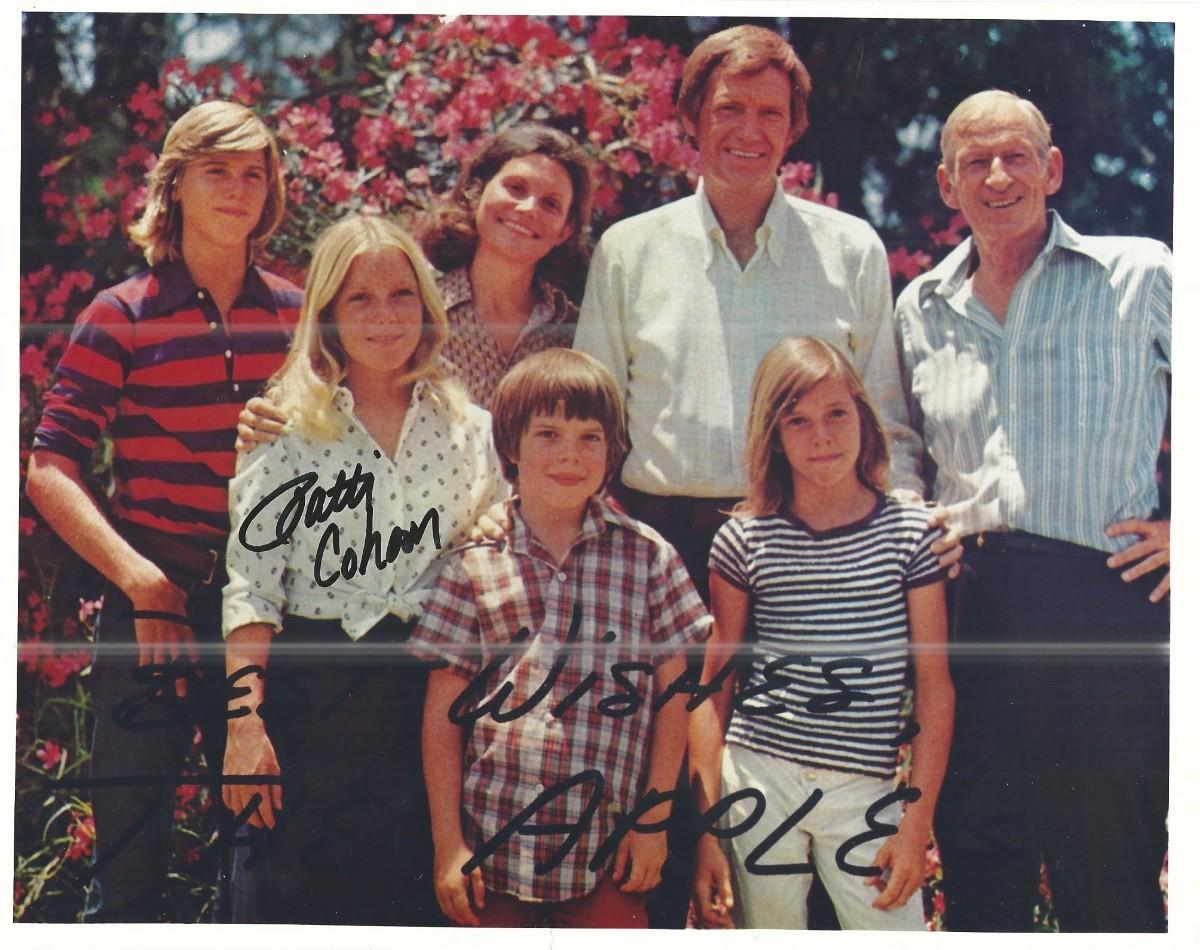 Apple's Way Patti Cohoon signed photo | EstateSales.org