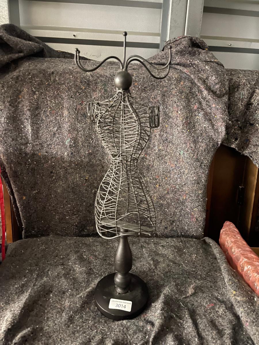 Wire Decorative Stand | EstateSales.org