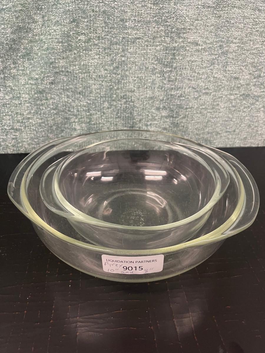 8" and 10" PYREX Bowls - Set of Two | EstateSales.org