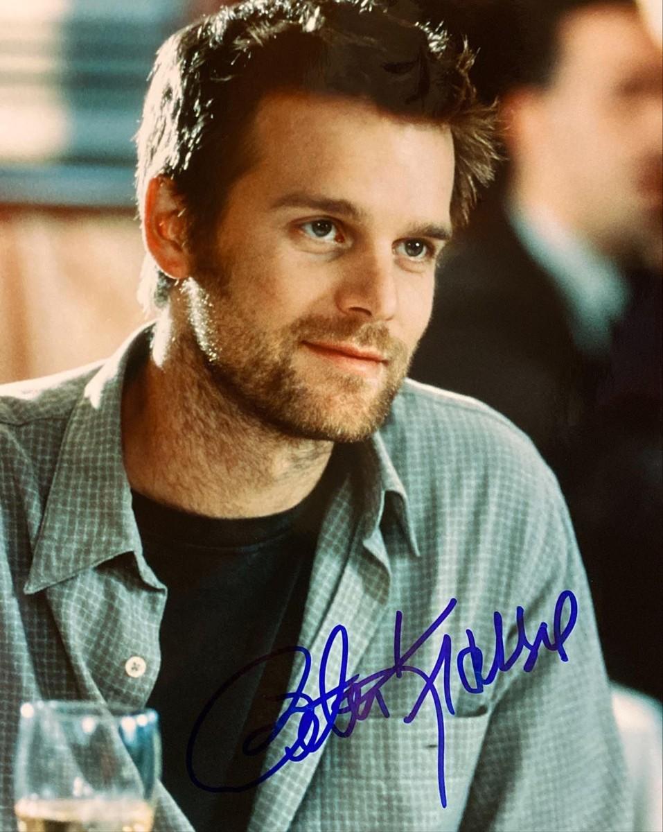Peter Krause signed photo | EstateSales.org