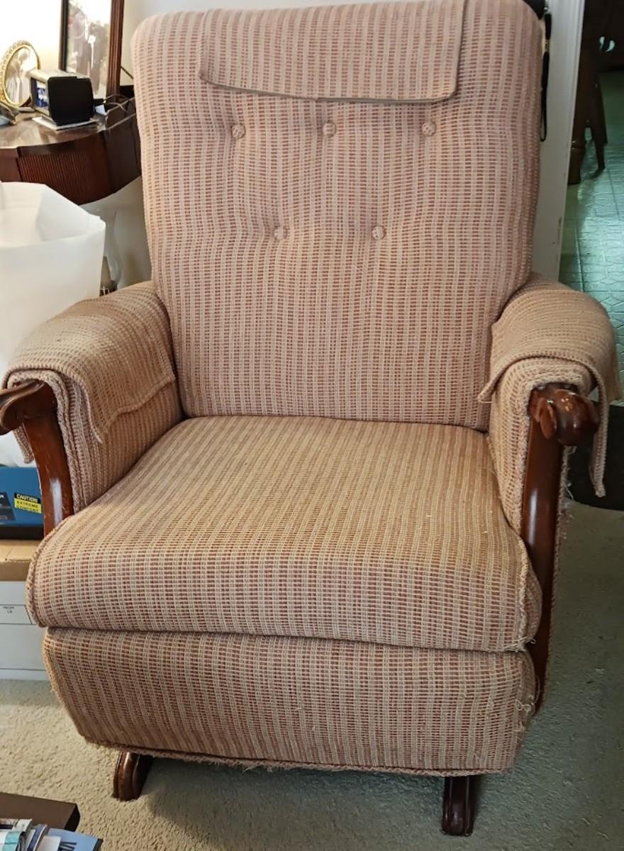Vintage platform rocker | EstateSales.org