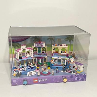 LEGO ~ Friends Display | EstateSales.org
