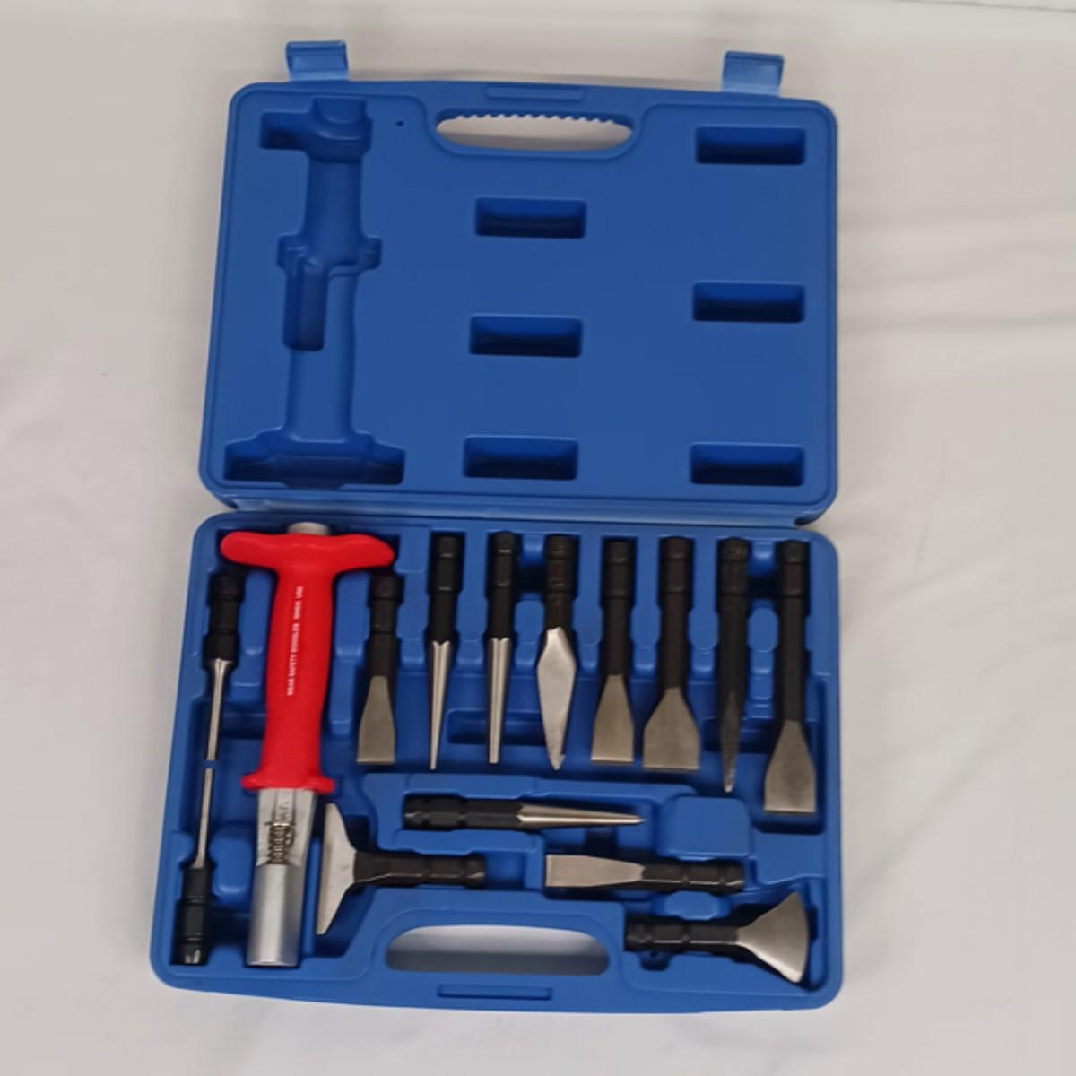 Chisel Set in Storage Case | EstateSales.org