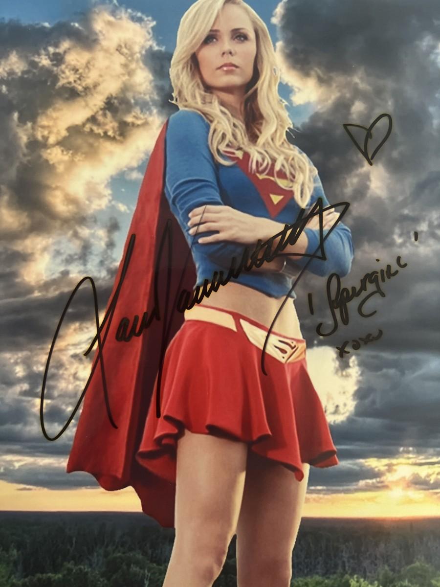 Smallville Laura Vandervoort signed photo | EstateSales.org