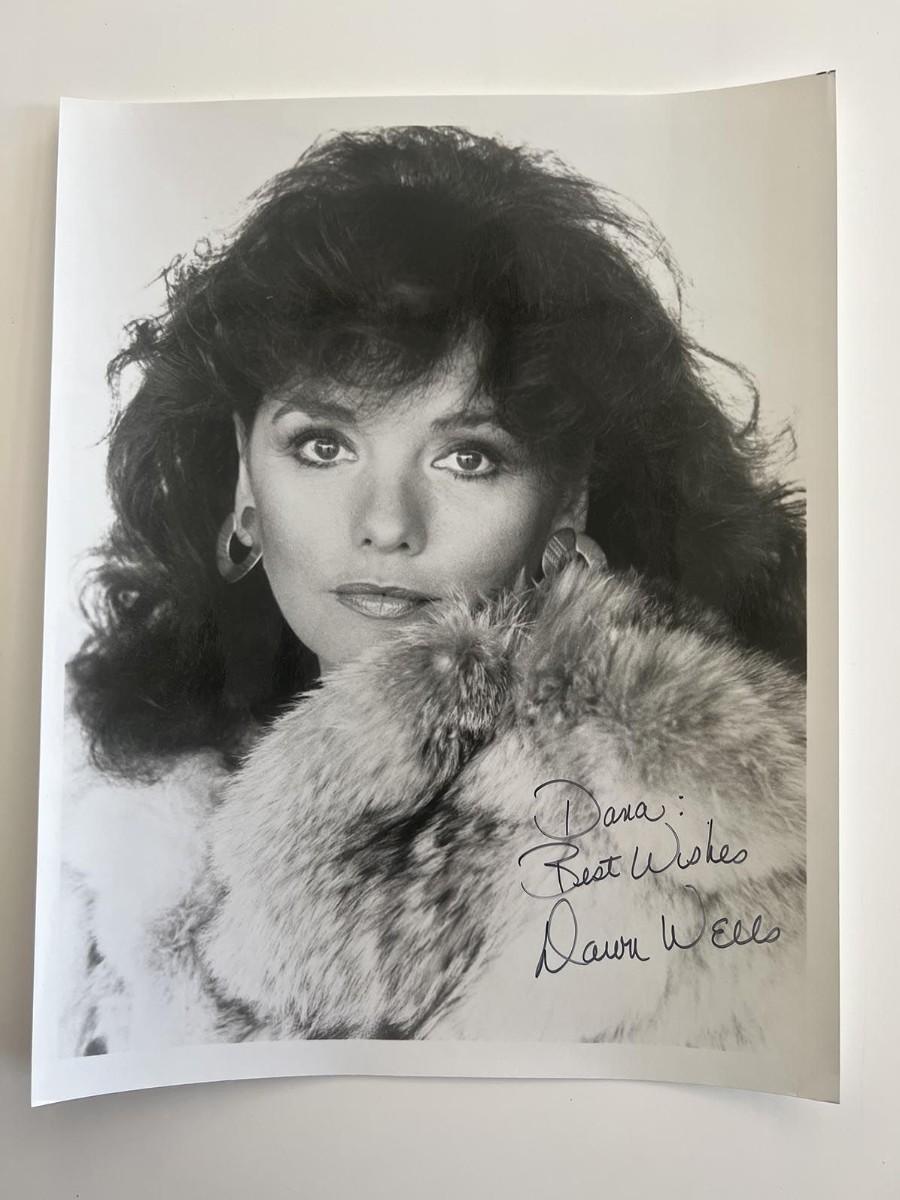 Gilligan's Island Dawn Wells signed photo | EstateSales.org