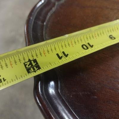 Vintage Solid Wood Pie Crust Plant Stand | EstateSales.org