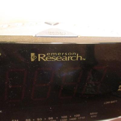 Smart Set Emerson Research Alarm Clock - D | EstateSales.org