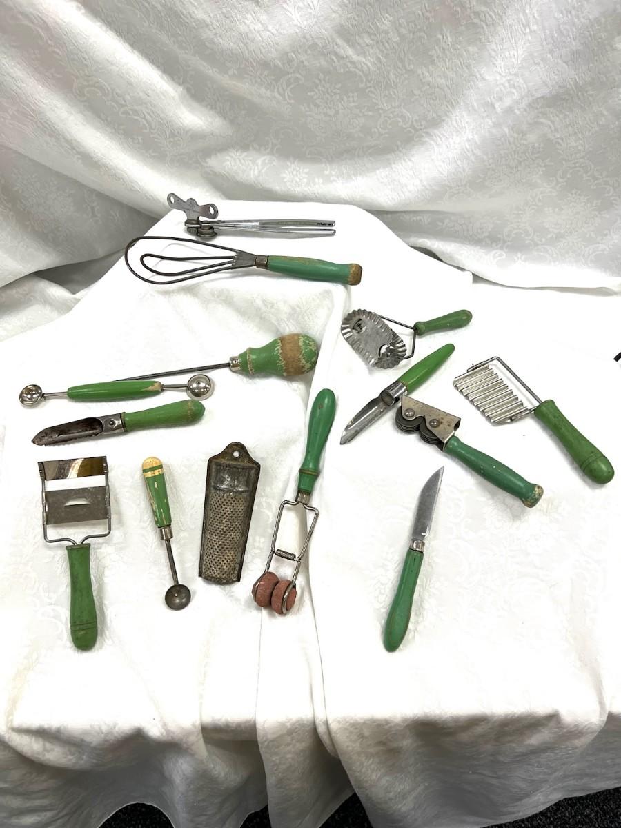 Vintage Green Handle Kitchen tools | EstateSales.org