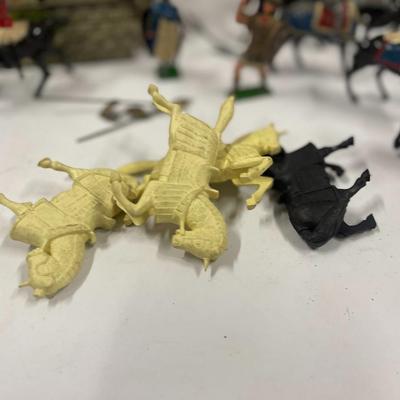 Vintage Marx Medieval Castle Fort Playset | EstateSales.org