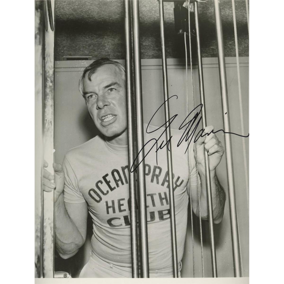 Lee Marvin signed movie photo | EstateSales.org