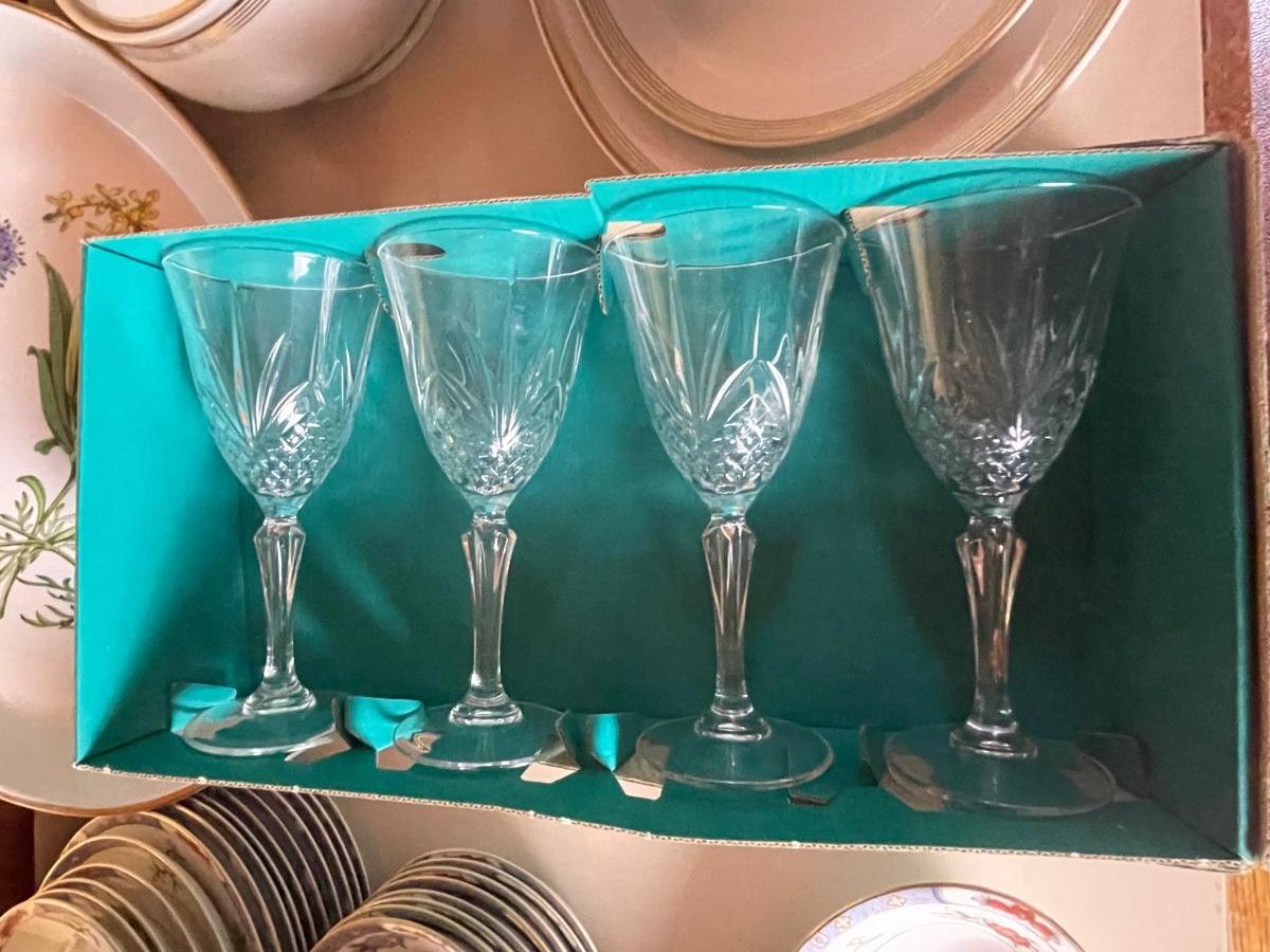 4 CRYSTAL DE FLANDERS glasses - new in box | EstateSales.org