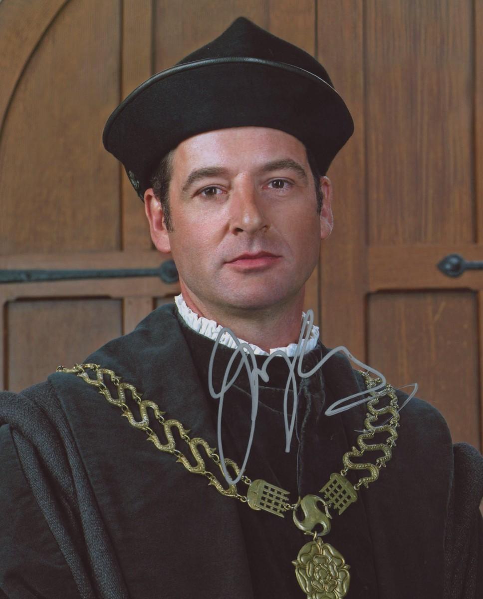 Jeremy Northam signed photo | EstateSales.org