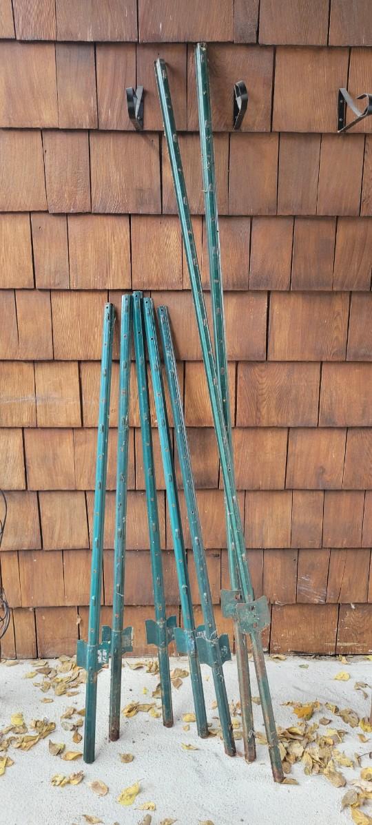 Garden Stake Pole Lot | EstateSales.org
