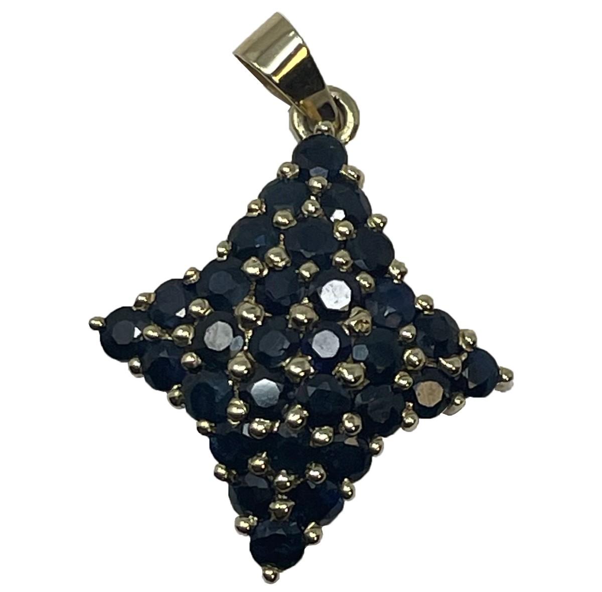 10k Gold Onyx Pendant / Weight: 2.75 DWT | EstateSales.org