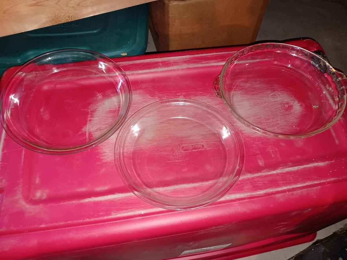3 Pyrex Pie Pans