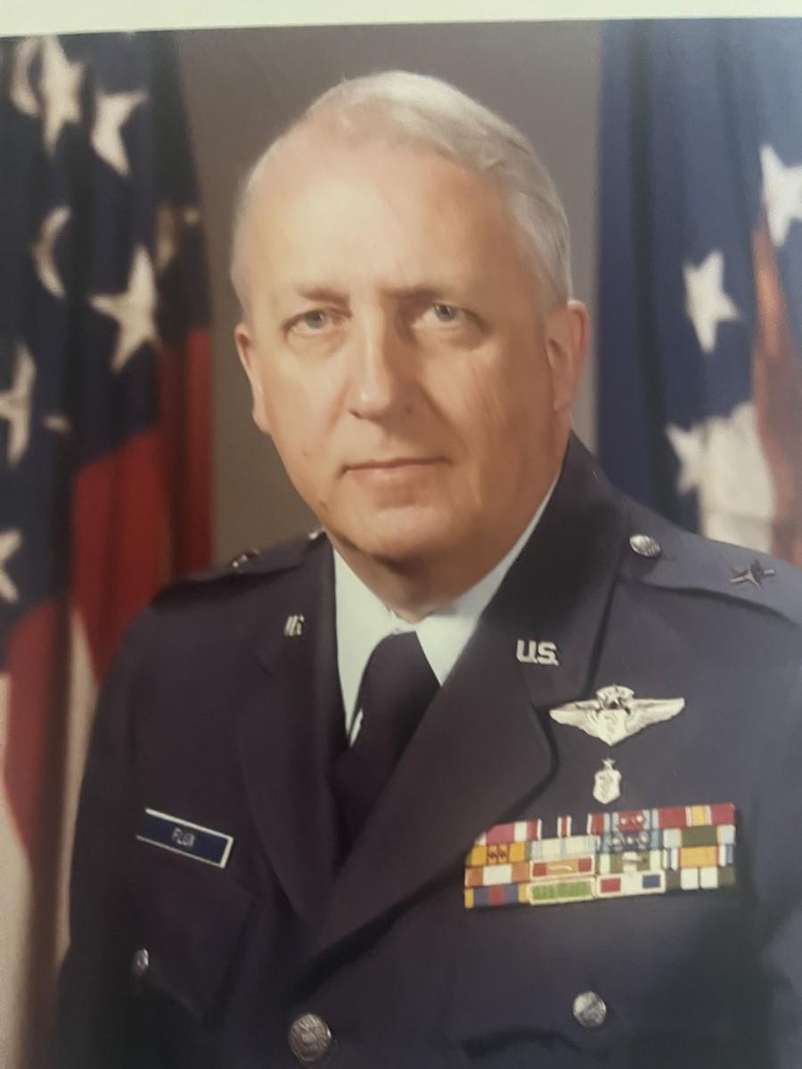 BGEN Marinus Flux, USAF signed photo | EstateSales.org